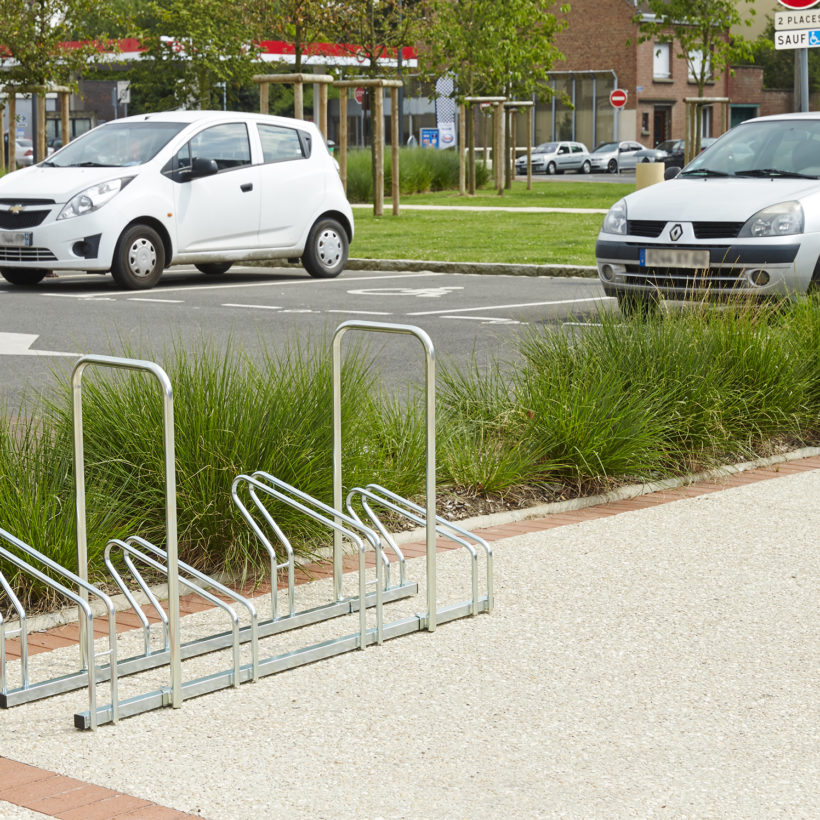 Dutch bicycle rack on 2 levels for 4 bicycles with antitheft hoops - Mottez